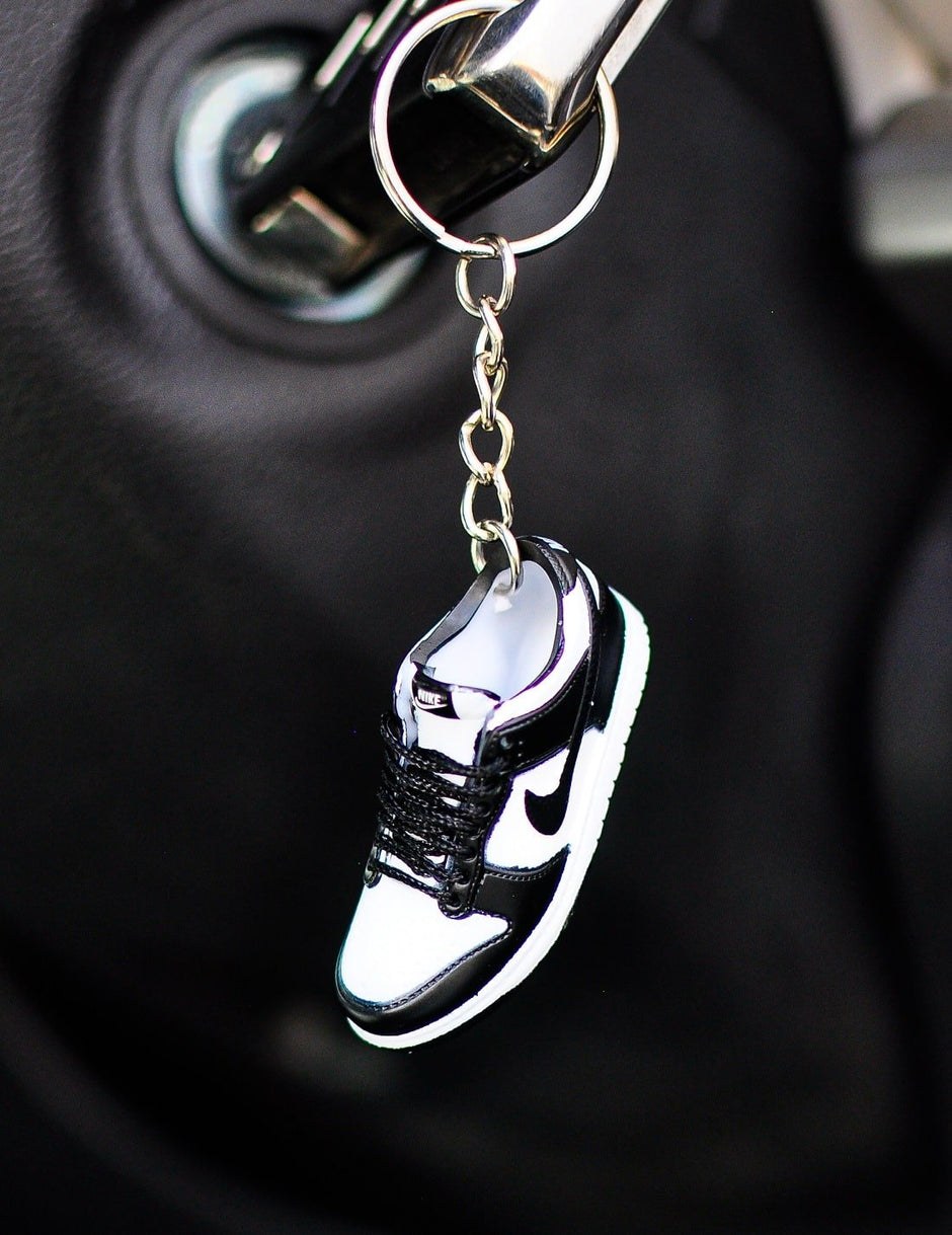 Sneaker Keychain – Kicks Machine