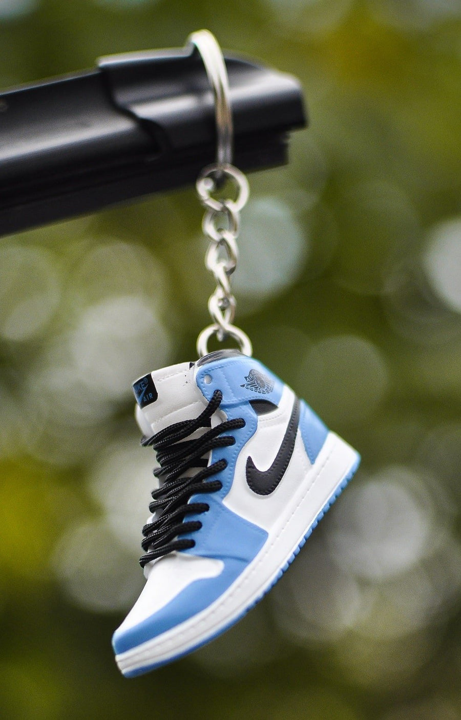 Sneaker Keychain – Kicks Machine